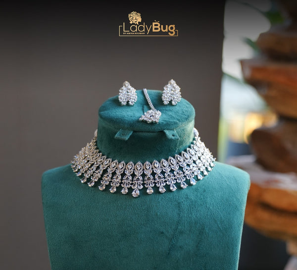 Victorian polish set with Ad Zircon and white stones – Ladybug